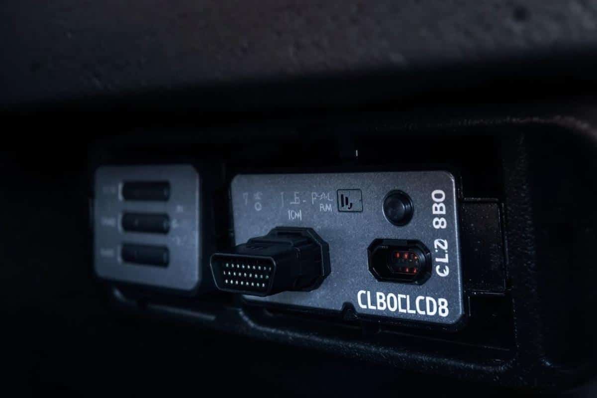 Où se trouve la prise OBD2 sur votre Renault Clio 3 ? - Service Permis ...